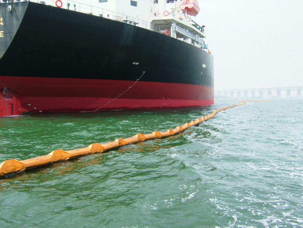 OK Oil Fence Installation example2 – MAEDA KOSEN CO., LTD.